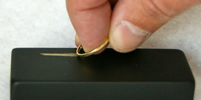 scratching-gold-to-test-purity – கற்க… நிற்க